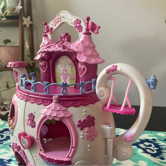 Hasbro | Toys | My Little Pony Pink And White Teapot Playset Mlp | Poshmark